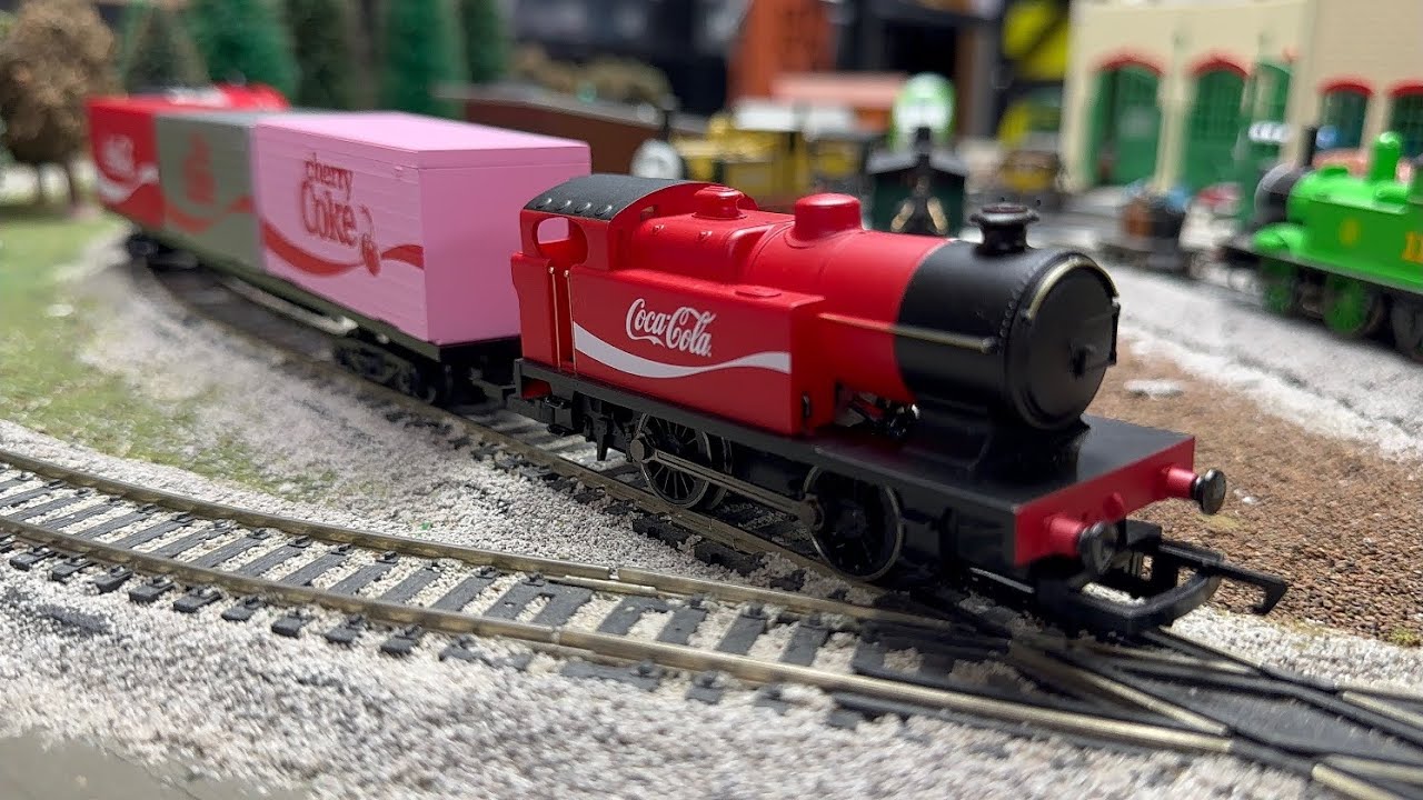 Hornby Coca-Cola Summertime Train and Tank Car - YouTube