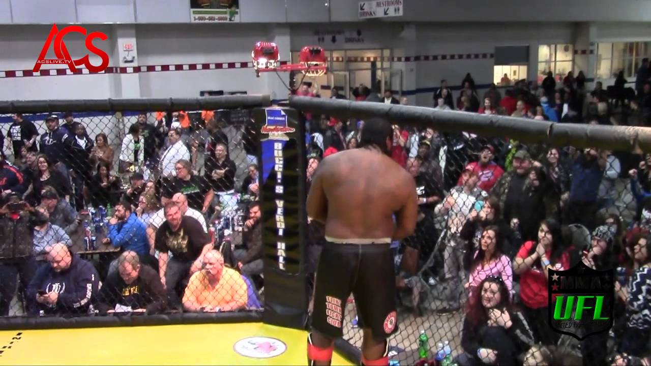 UFL - UNLEASHED Kickboxing Charles Dingo Brown vs Jason Fish - YouTube