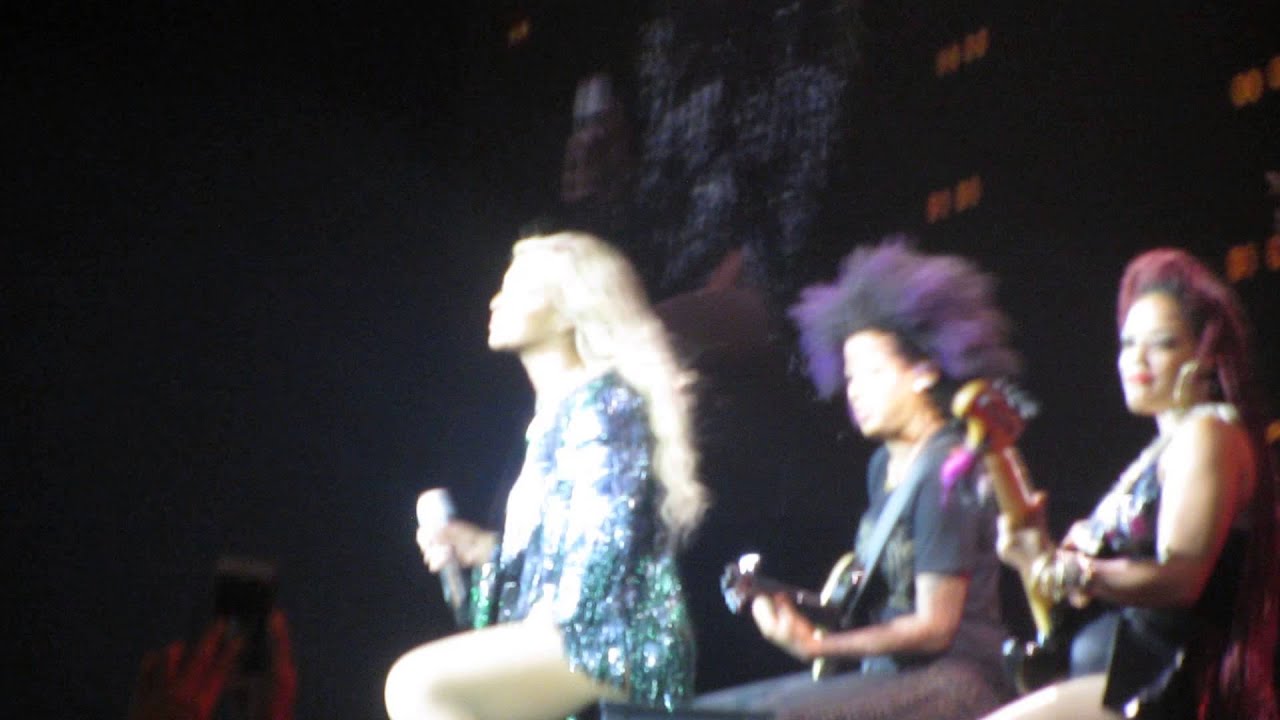 Beyoncé - Irreplaceable (Live The O2 Dublin 11th March 2014) - YouTube