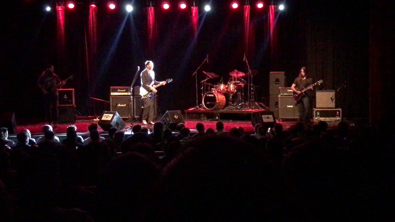 Paul Gilbert Ac/Dc Jam feat. Howen Rava - YouTube