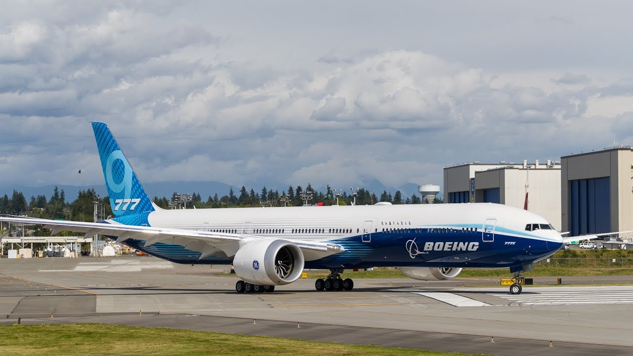 Boeing 777-9 Low Speed Taxi Trial - YouTube