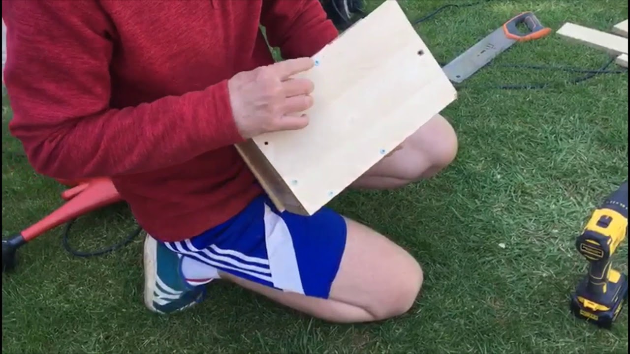 How to build a bird-box - YouTube