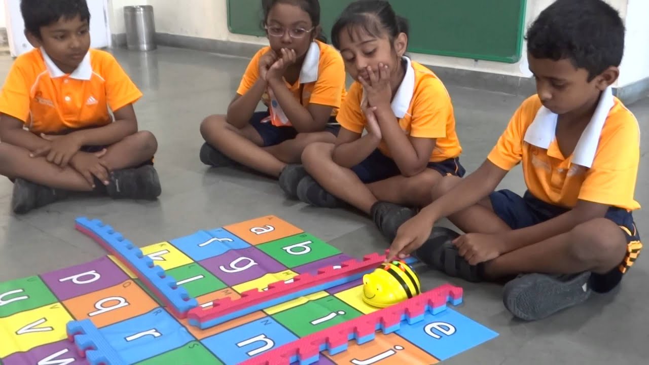 Bee Bot level 2 - YouTube