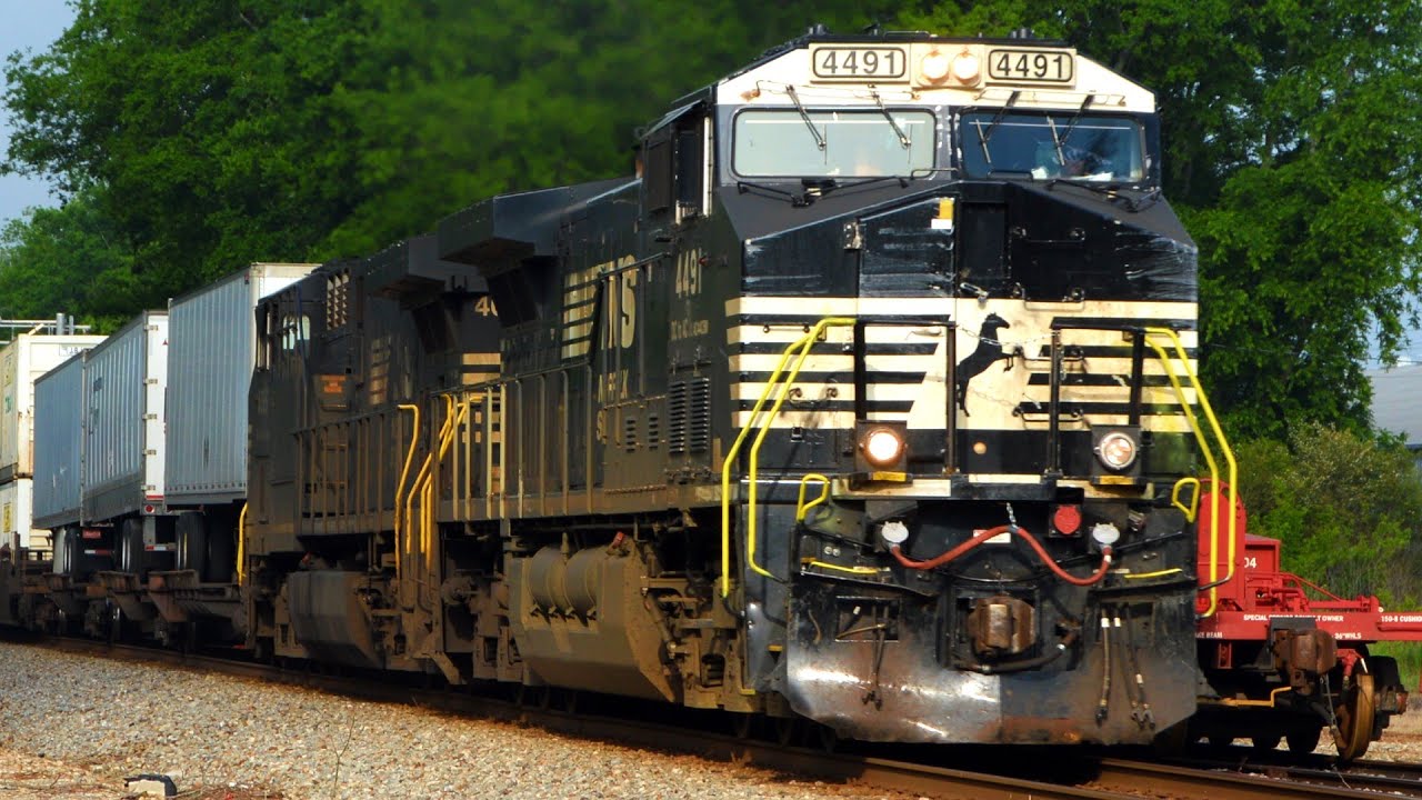 NS 4491 with a Fantastic P5 Leads NS 288 - 5-09-23 - YouTube