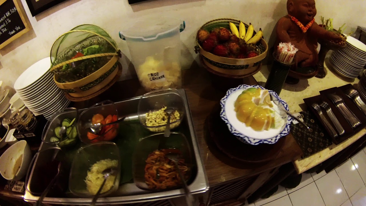 Vegan Buffet in Ubud: Bali 2018 - YouTube