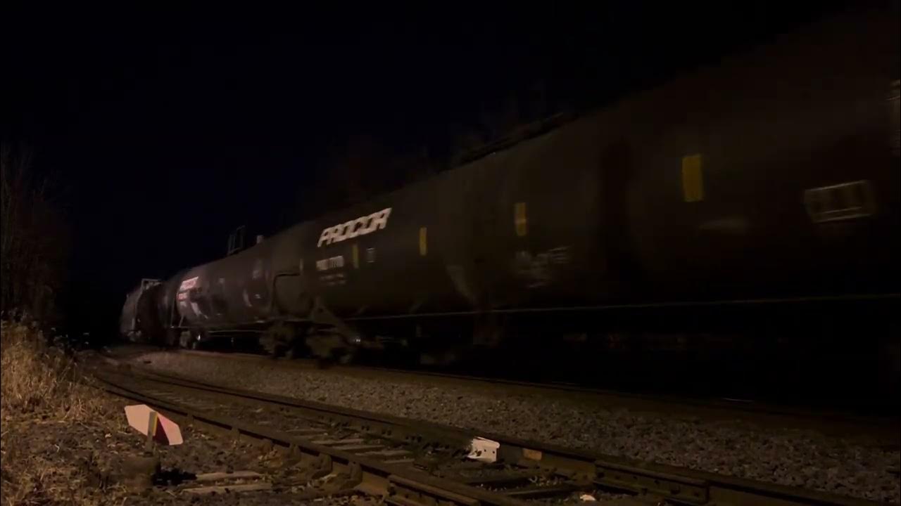 NS 1075 SD70ACe leads NS 18G with a weak P5 & a SD70ACU Helper Link (NS 7258)as DPU past ...