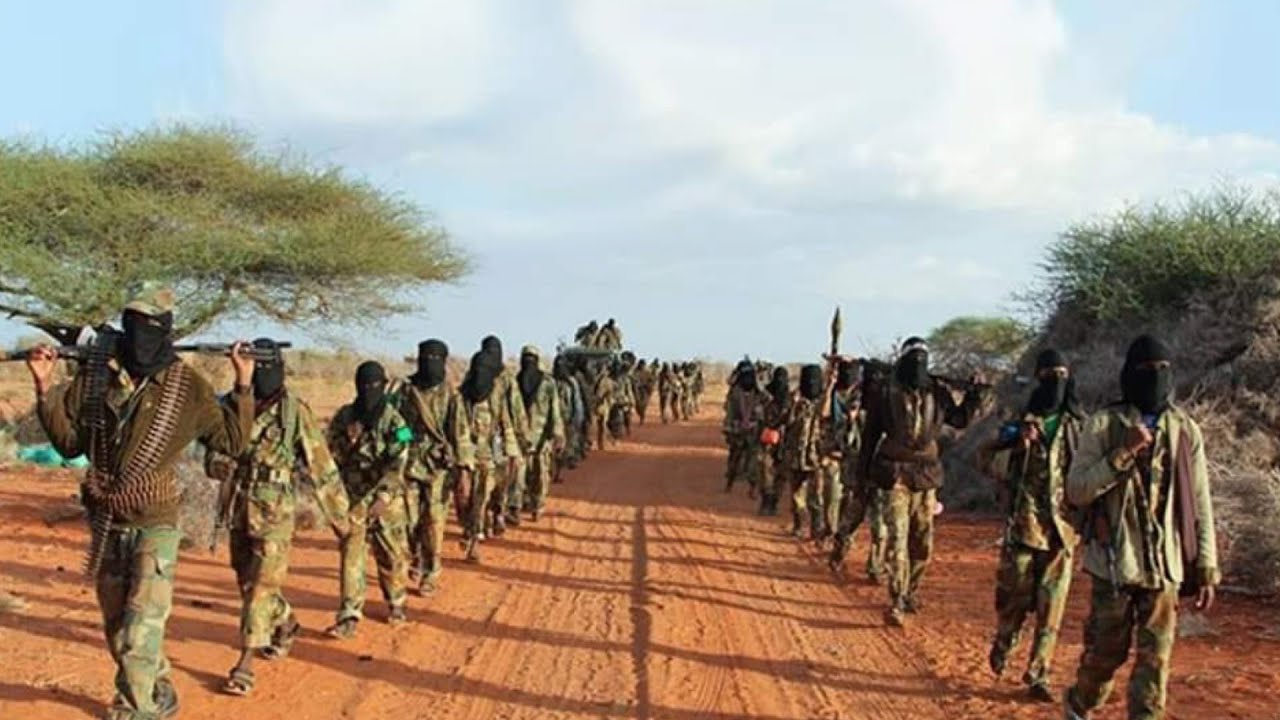Dagaal udhaxeeyo Ciidamada Dowlada iyo Al.shabaab ayaa ka socda ...