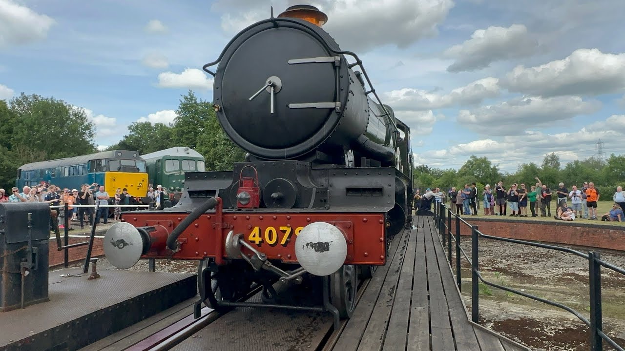 4079 Pendennis Castle Takes A Run On The Didcot Railway Centre Turn ...