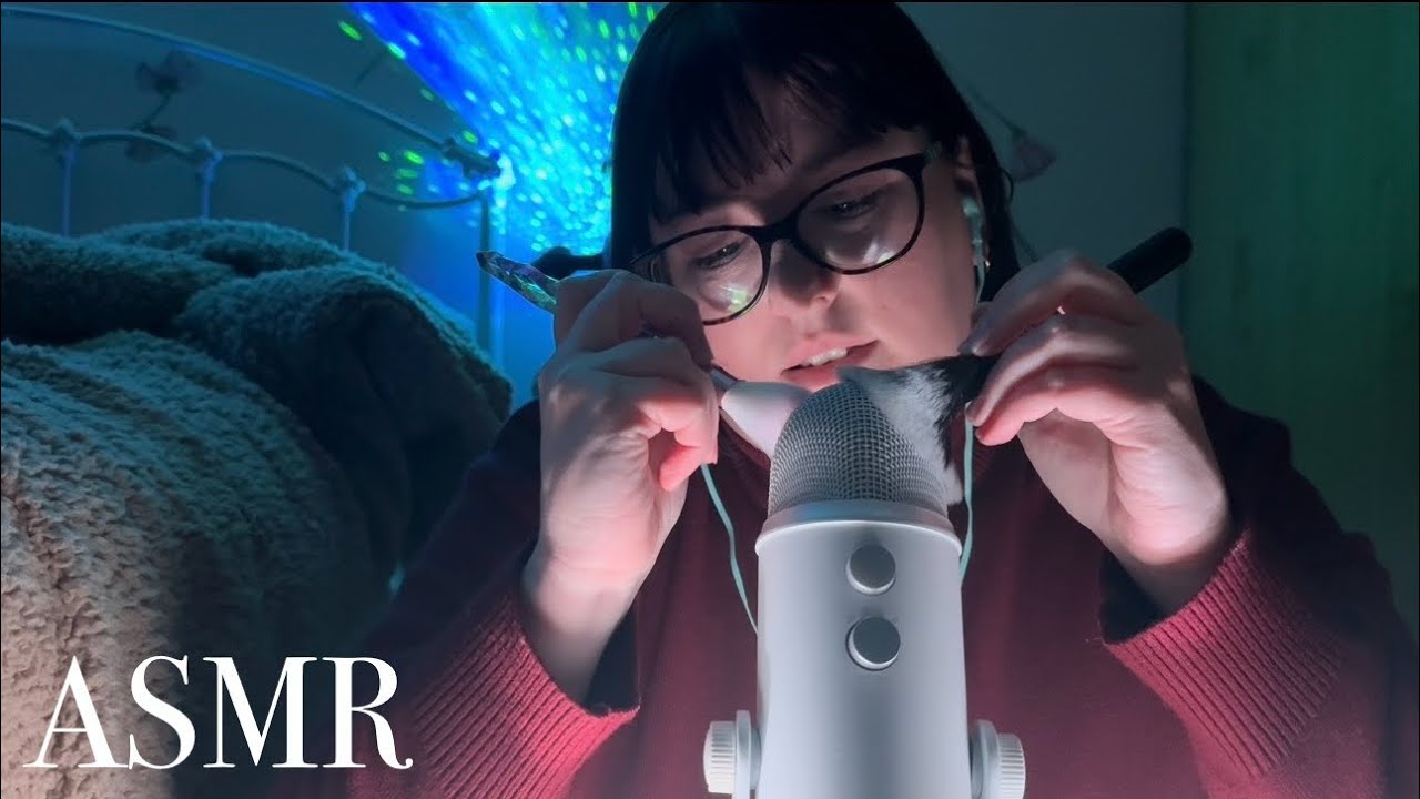 [ASMR] Mic & face brushing - YouTube
