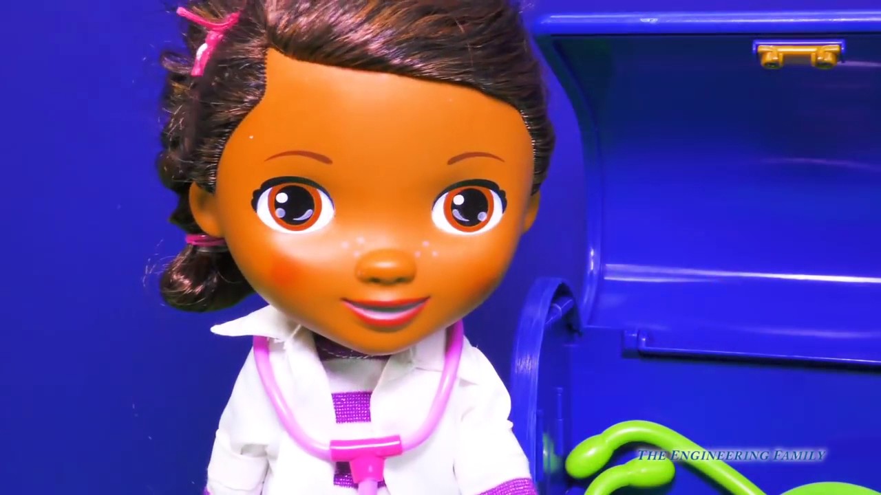 DOC MCSTUFFINS Disney Doc McStuffins Stuffy Vet Bag + Squibbles Doctor ...