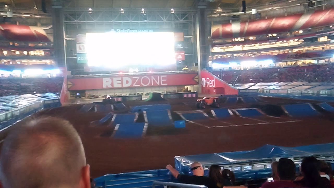 Monster jam Glendale az intros - YouTube
