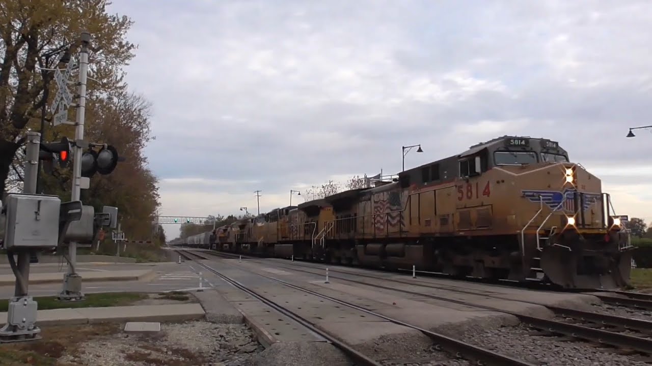 ULTRA RARE* 2 Three Train Meets, 5 Unit Grain Train w/ KCS, & Military train at Palatine - YouTube