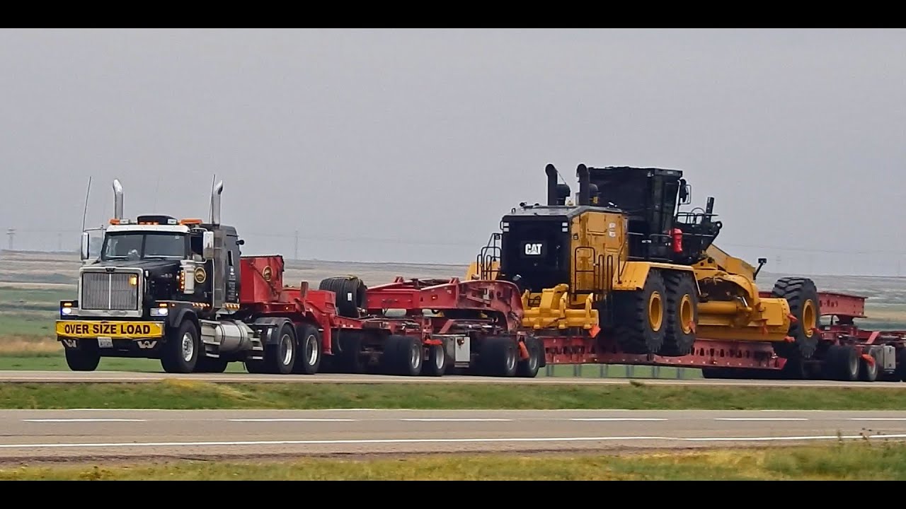 Huge Wideload CAT Grader on Hwy 1 in Alberta! Western Star 6900XD - YouTube