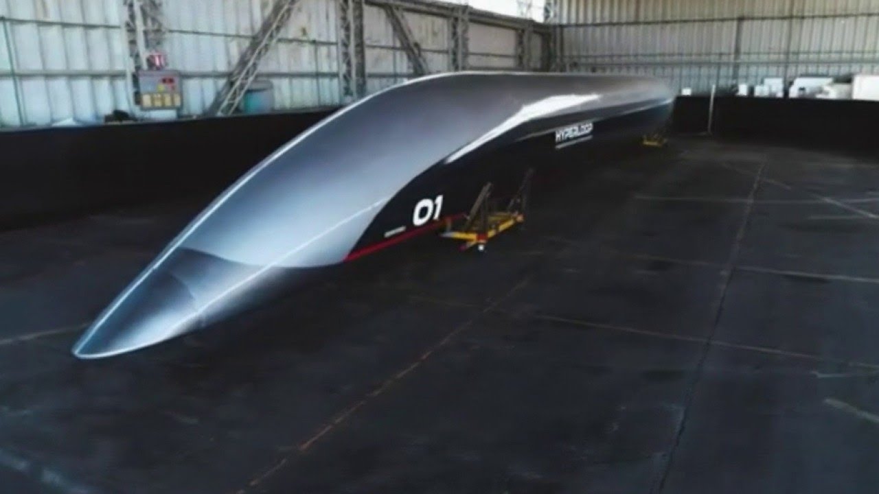 Des tests pour l'Hyperloop, le train qui circule à 1 200 km/h - YouTube