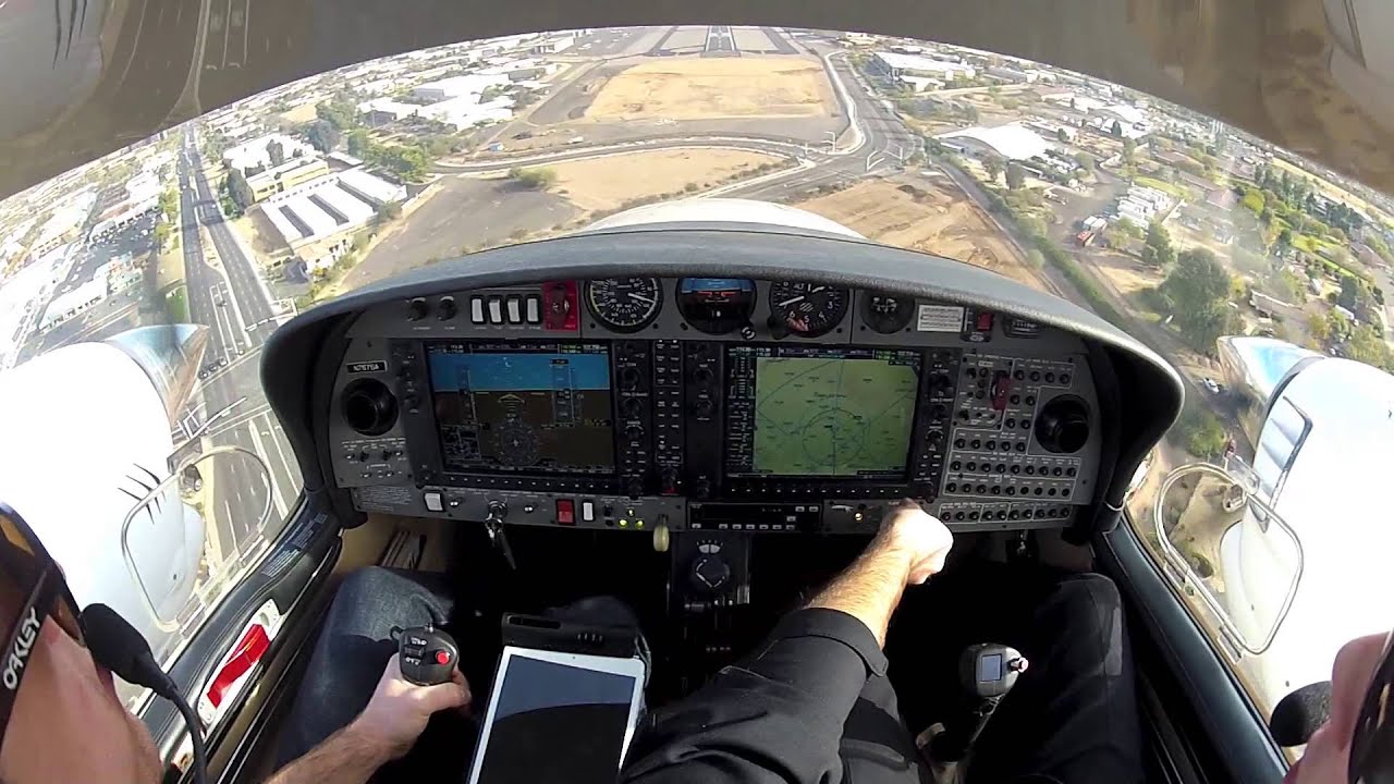 Landing Single Engine | Diamond Twinstar DA42 | Part 3/3 - YouTube