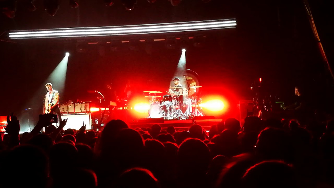 Royal Blood - King (Live in Warsaw, Palladium 2019) [NEW SONG] - YouTube