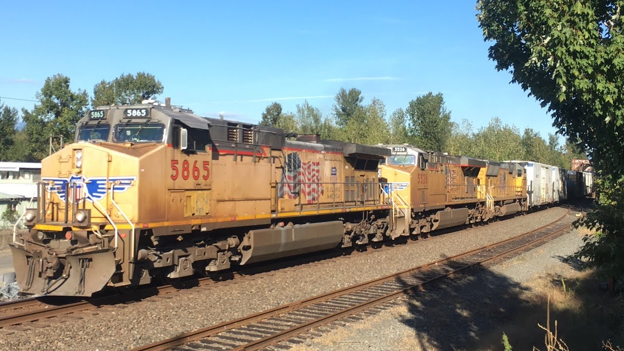 UP 5865 Leads a Manifest Through Troutdale, OR - YouTube