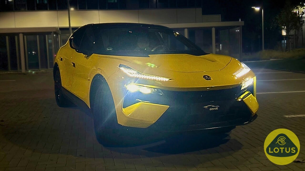 LOTUS ELETRE S 💨 BY NIGHT | AUTOBAHN | TOP SPEED | LAUNCH CONTROL ...