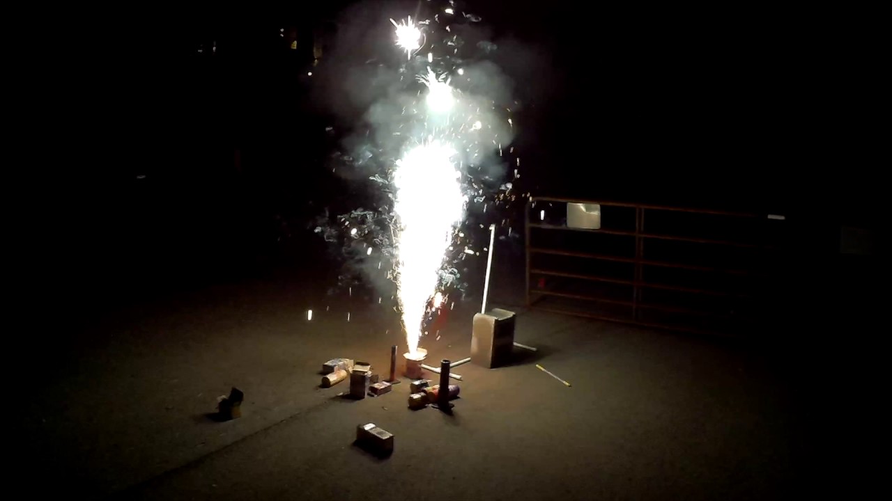 Madd Max Firework King Assortment - YouTube