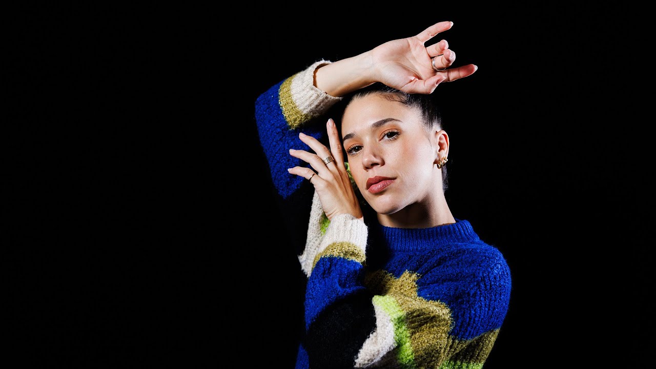 Laura Nala _ ITW _ Freeze Paris ! - YouTube