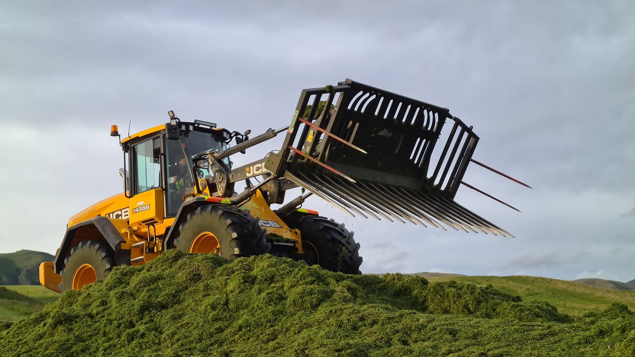 Silage and Harvest 20/21 New Zealand - Green to Gold - YouTube