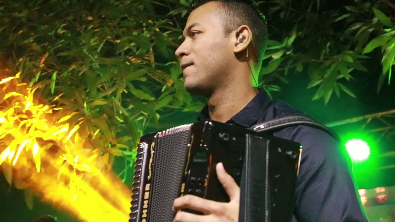 Amalaya - Mono Zabaleta, Daniel Maestre - (EN VIVO) - YouTube