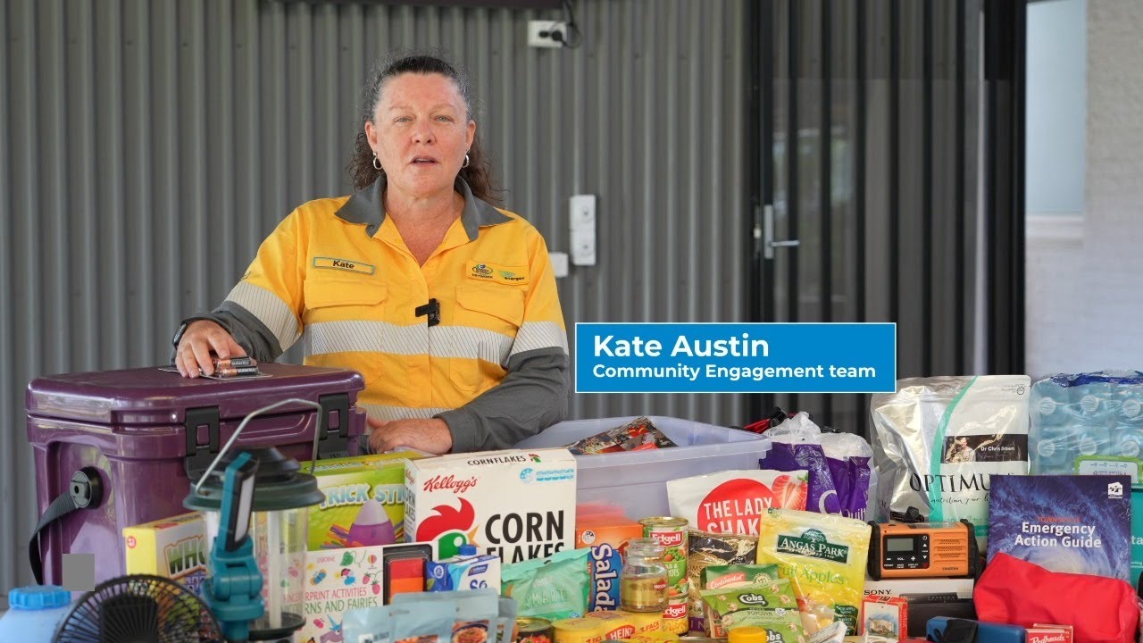 How to pack a storm kit - YouTube