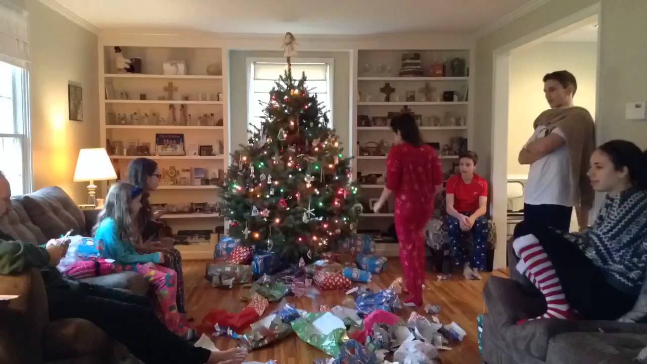 Christmas Present Exclusive Time Lapse!! - YouTube