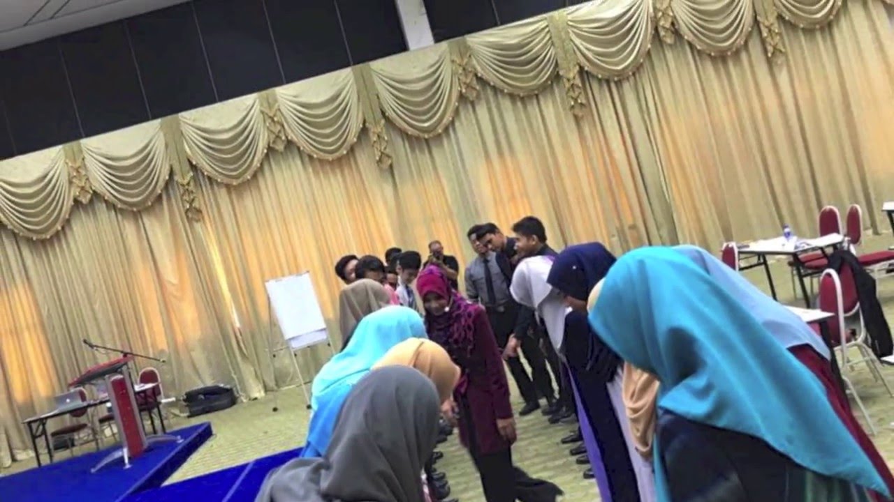 Perunding Imej Raihan Abdul Rahman Imej & Etika Di Meja Makan UTM - YouTube