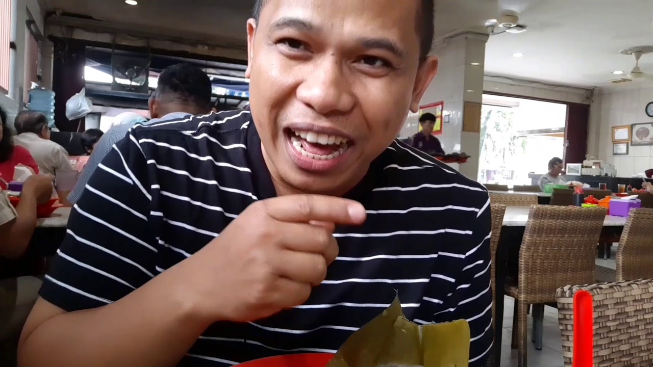 SOTO KONRO KAREBOSI, Kelapa Gading - YouTube