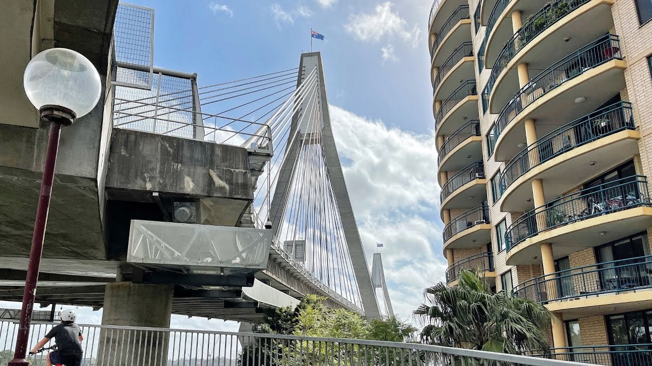 [4K] Solo Walk across Sydney - Anzac Bridge - YouTube