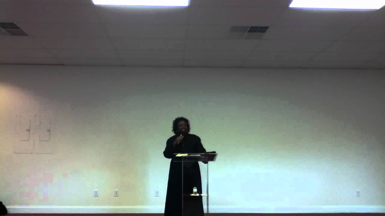 Dr Virginia Smith preaching! - YouTube