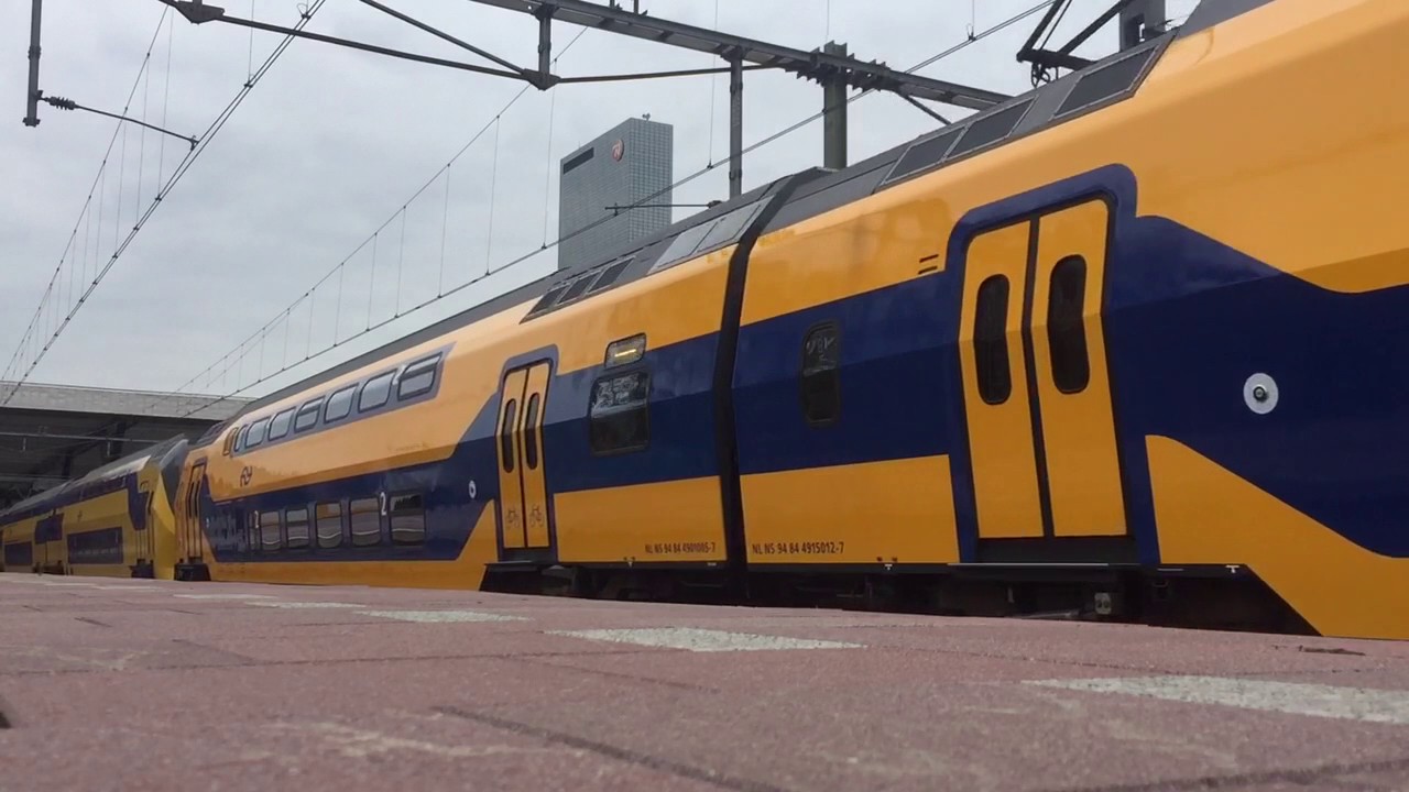 NS VIRMm 9403 + NS Virm 9564 | Rotterdam CS - YouTube