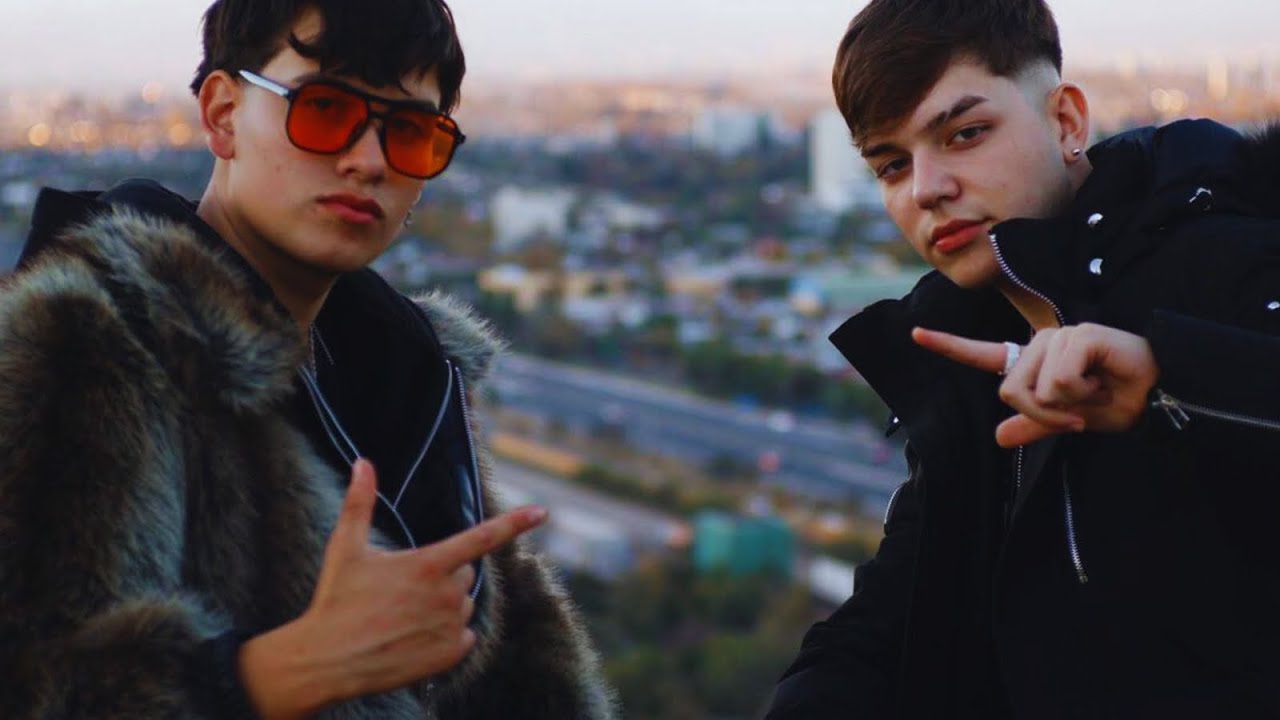 No romantikeo - eizzy (feat in silence) - YouTube