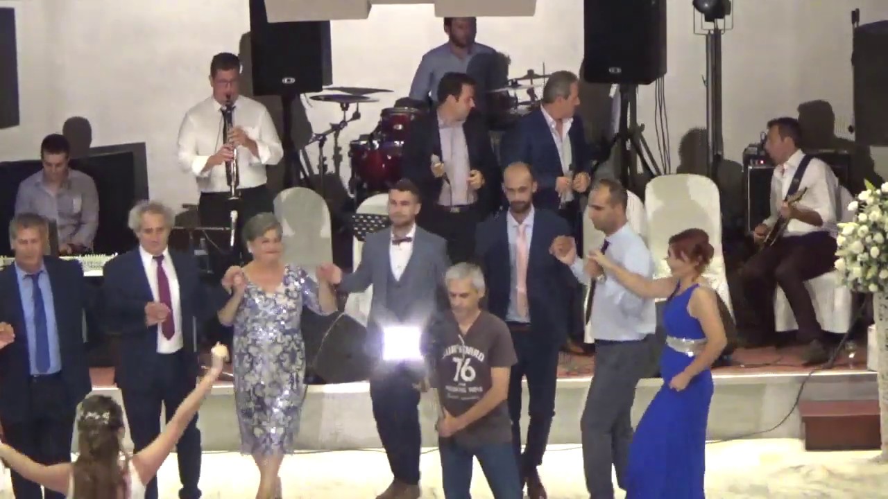 ΩΡΑΙΑ ΠΟΥ ΕΙΝΑΙ Η ΝΥΦΗ ΜΑΣ - ΔΗΜΗΤΡΗΣ ΣΚΟΤΗΣ ΤΡΑΓΟΥΔΙ - YouTube