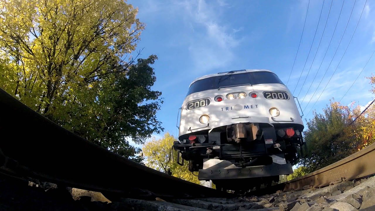 Camera underneath the Trimet WES Train - YouTube