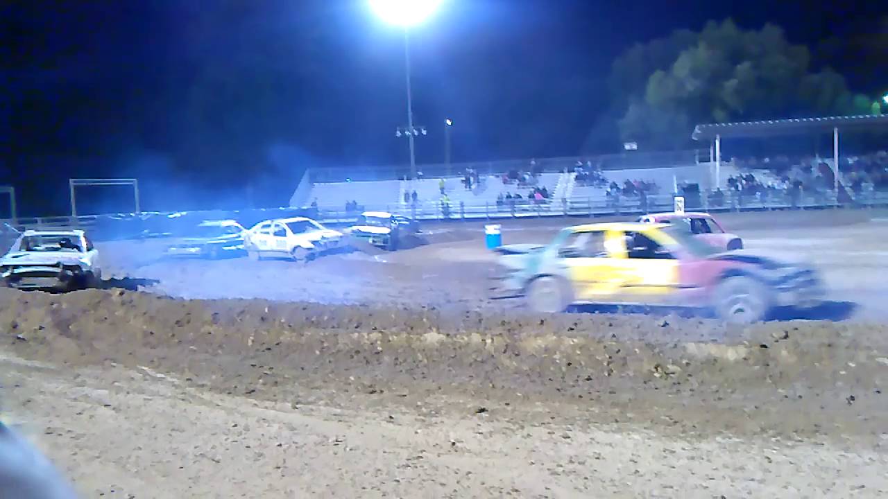Trash car racing - YouTube