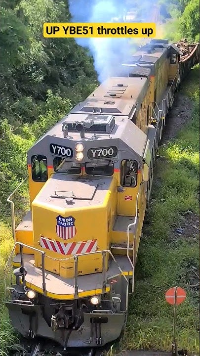 UP Train YBE51 Throttles Up in Downtown Rockford, IL, with GP15-1 Pair 2023/07/21 - YouTube