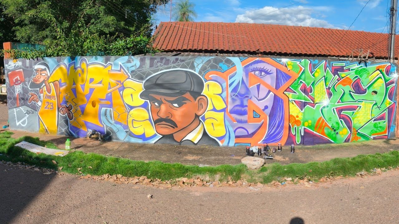 Graffiti Colab monstra - YouTube