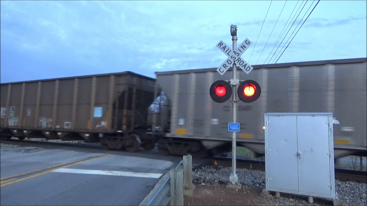 Quietdale Drive Railroad Crossing, Huntsville, AL - YouTube