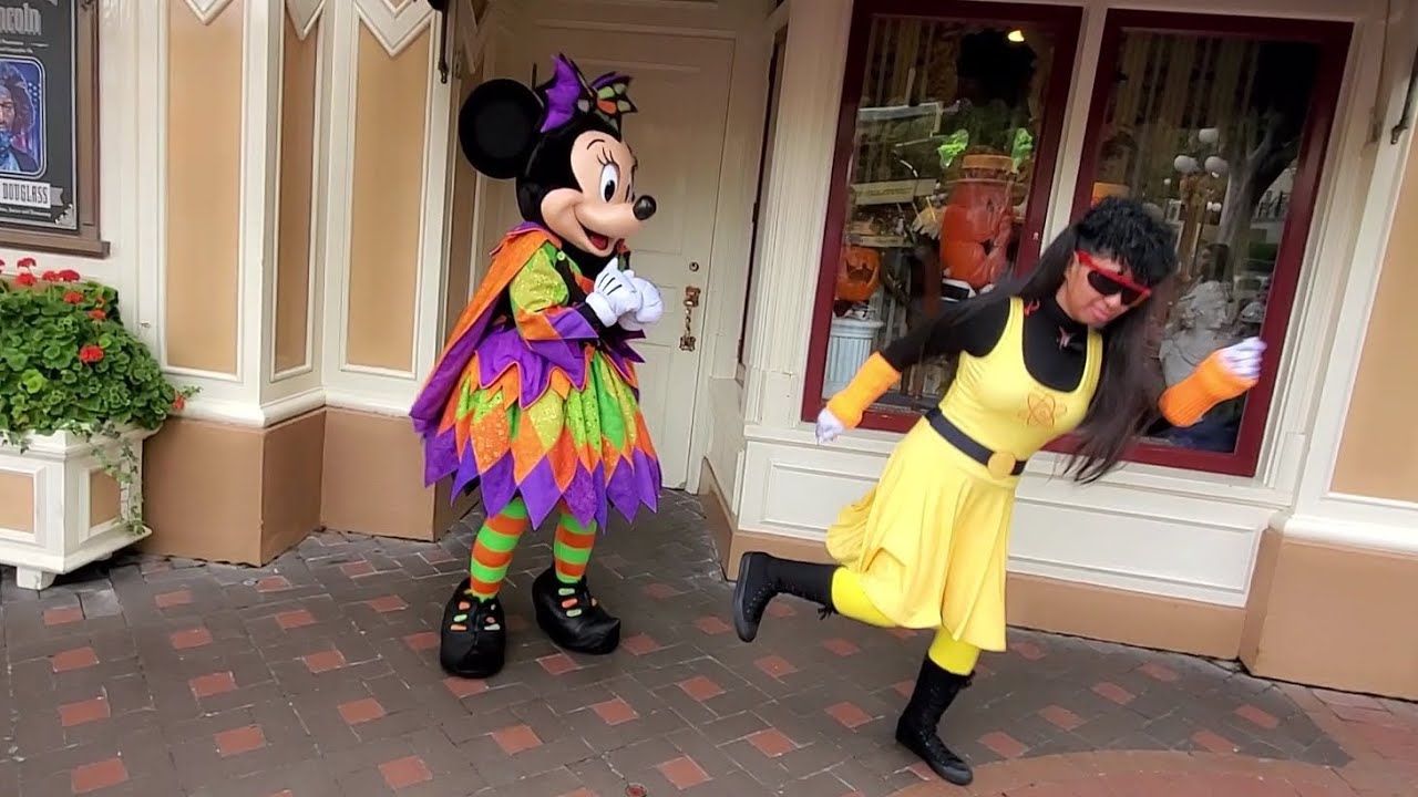 I as Powerline Maxine perform the Perfect Cast Dance for Minnie Mouse ...