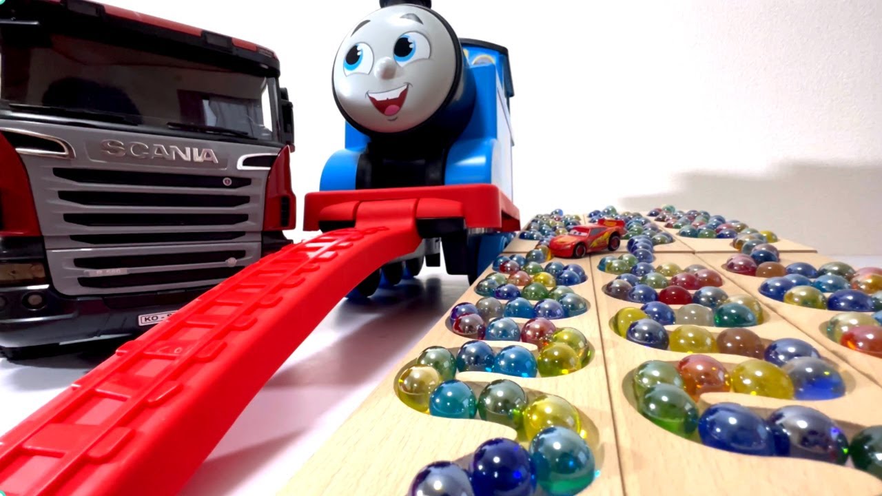 Marble Run ☆ Thomas the Tank Engine & Ambulance & Cars & Big Truck ...