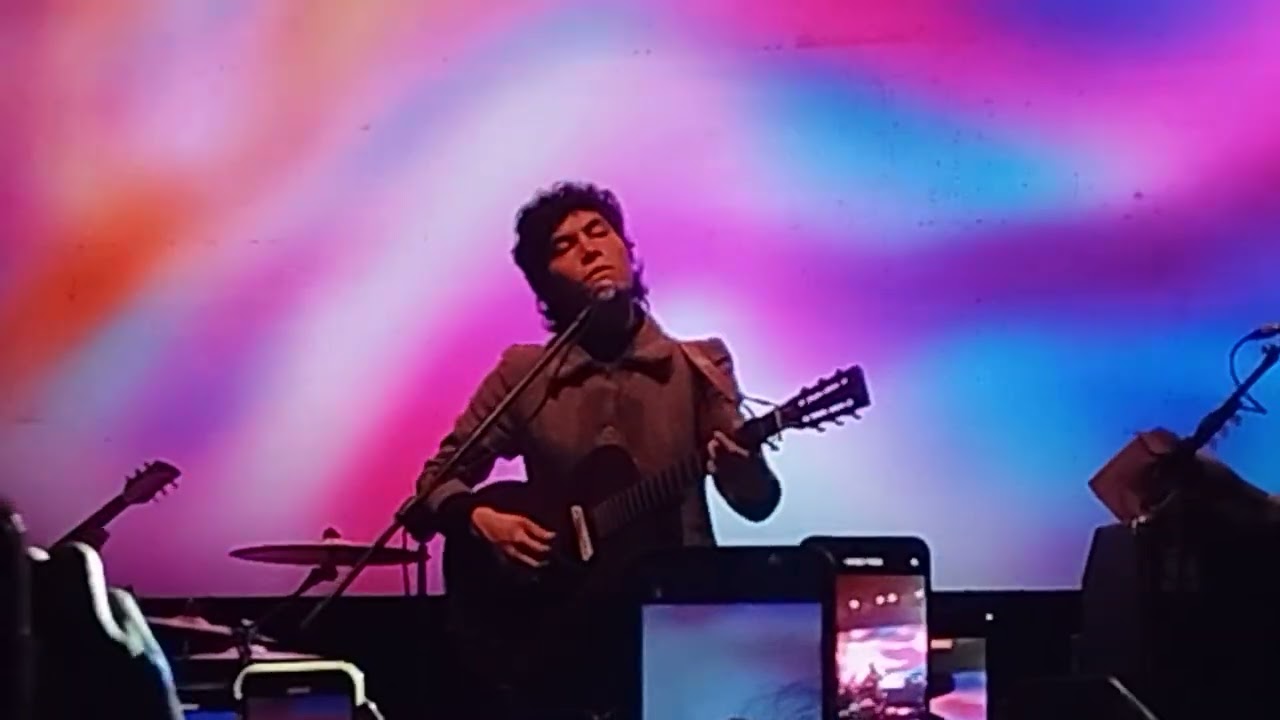 Acurrucar - Ed Maverick (cc Barranco) - YouTube