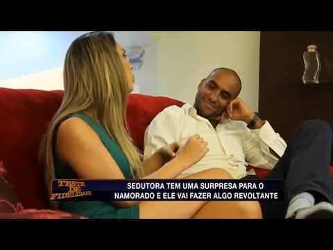 Teste de Fidelidade: Candidato 'boa pinta' diz que é bom de línguas para 'empresária' sexy