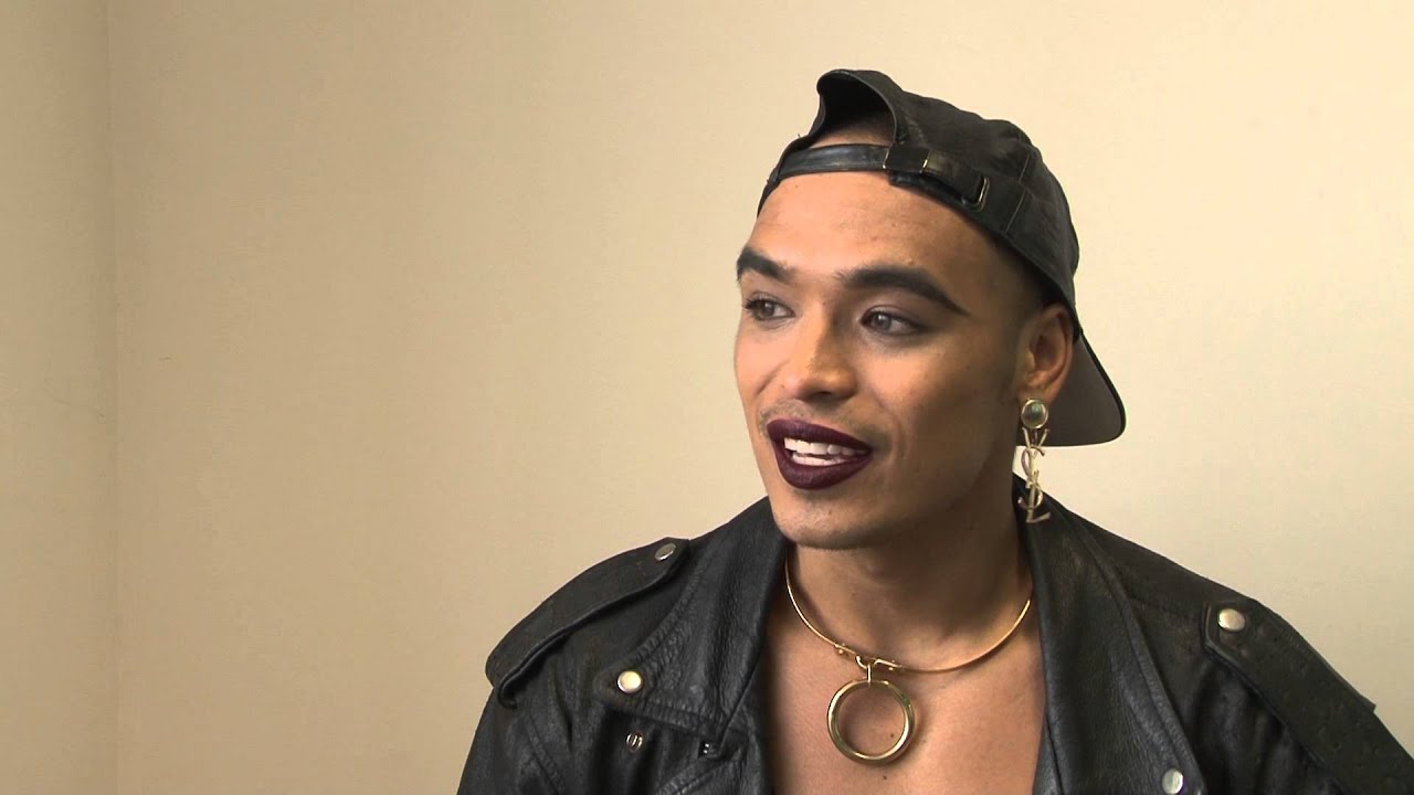 Seann Miley Moore gives us the X Factor latest - YouTube