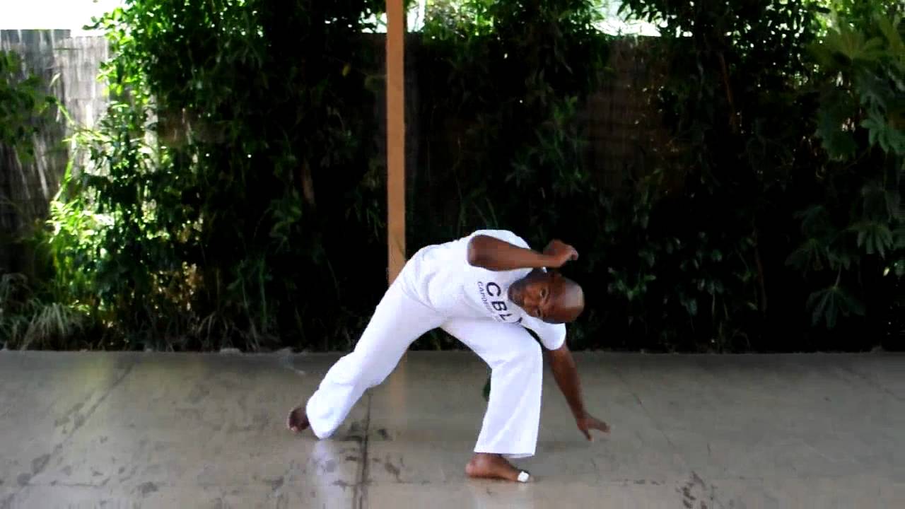 Capoeira Brasil Training Tip: S-Dobrado. - YouTube