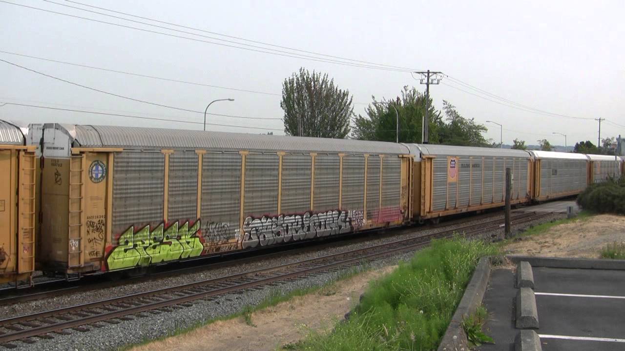 BNSF 7445 Leads A Vehicle Train @ Old Town Tacoma, WA w Canon HF11 ...