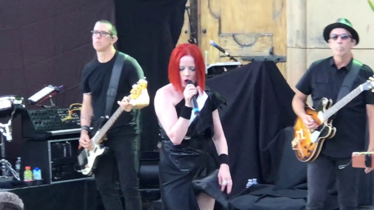 Garbage - The World Is Not Enough Live at the Mountain Winery 2017 ...