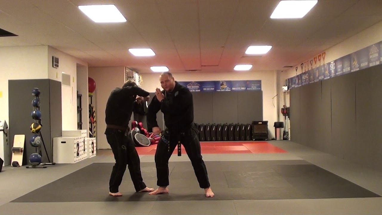 12 Striking Fang - YouTube