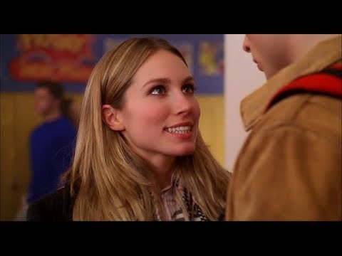 Smallville - Clark & Alicia / Music Video - Life fort rent - (HD)